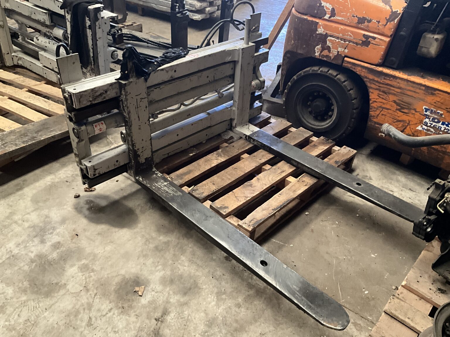 Cascade Class 2 Forklift Clamp | Two Bay Forks